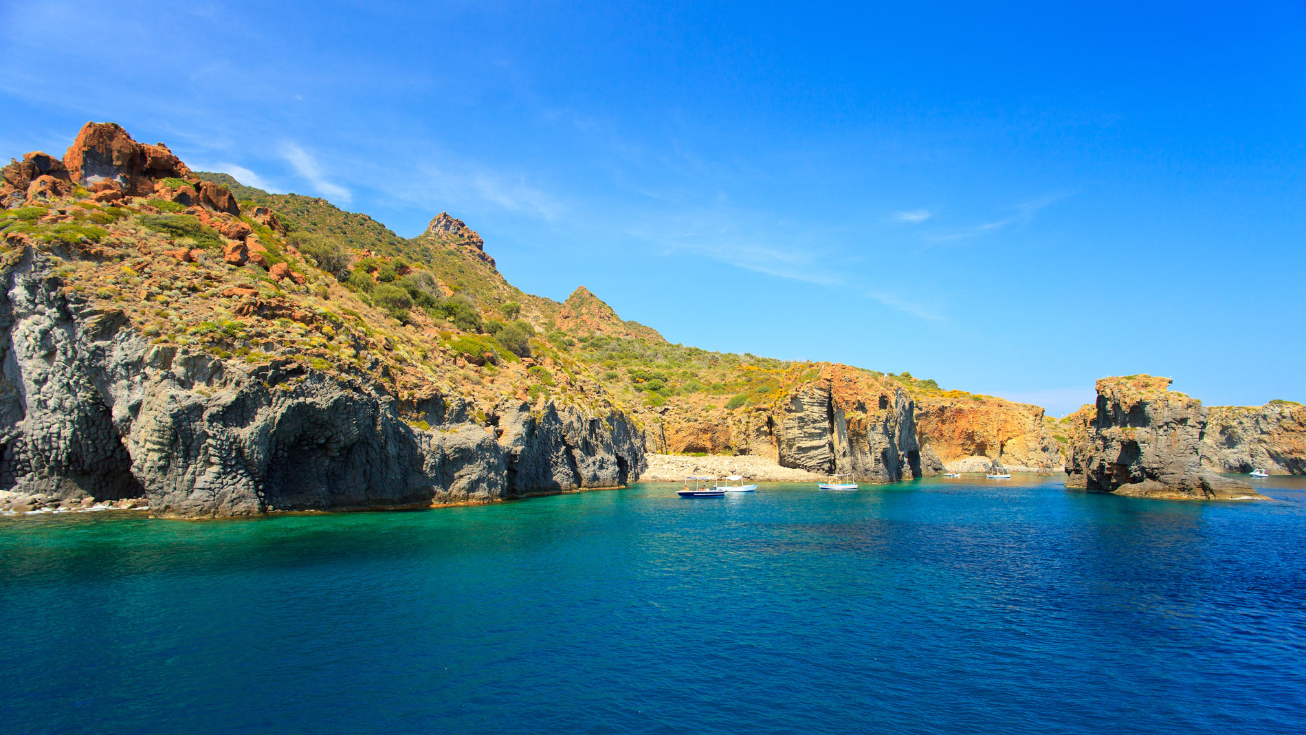 Island of Paranea (Sicily) - Aeolian Yacht Services